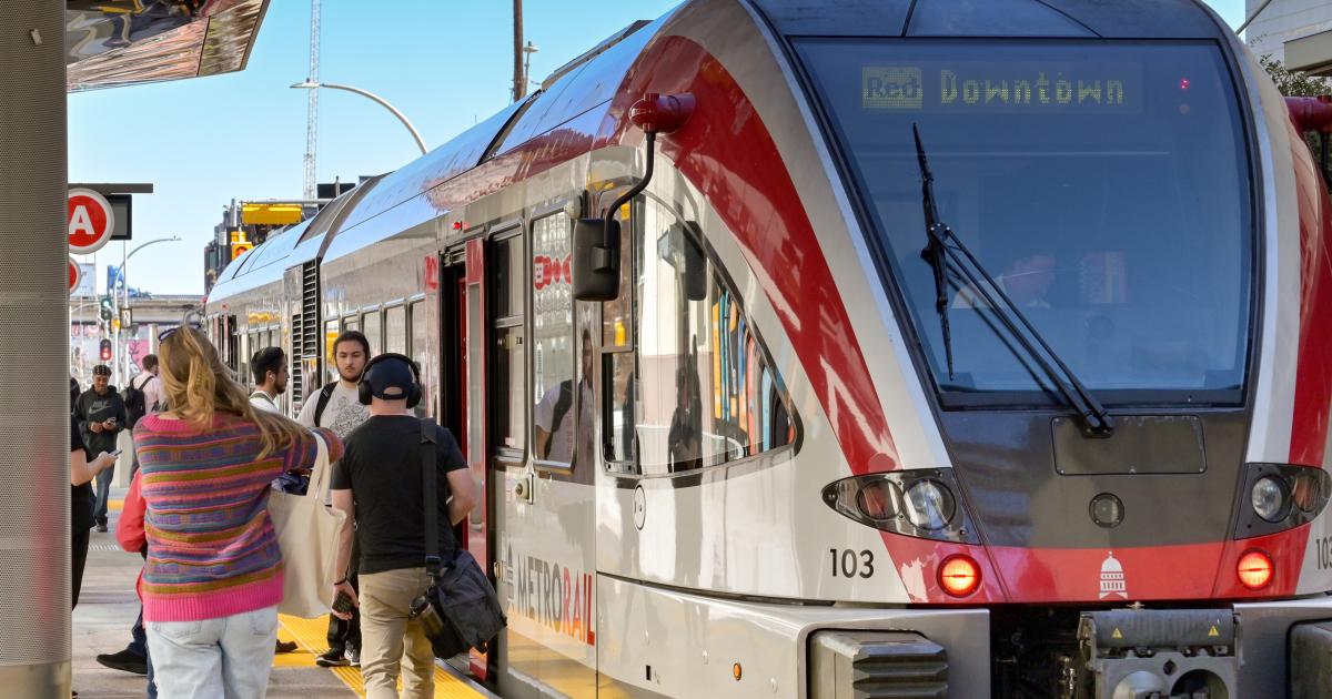 Light rail plan gets thumbs-up | Urbanize Austin
